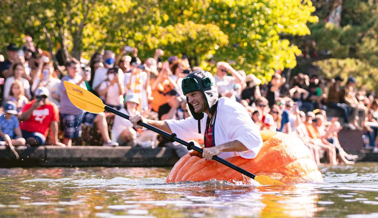 Kocak, Balapan dengan Perahu Labu Raksasa di Oregon - Foto Liputan6.com