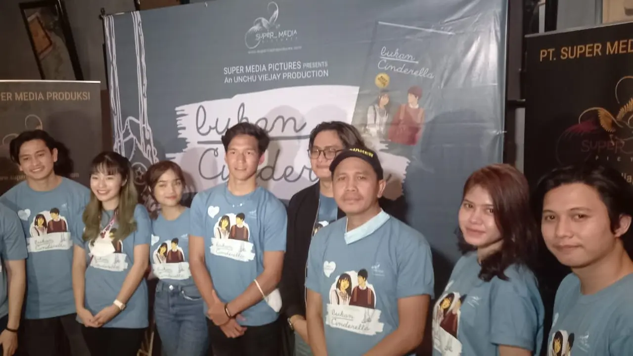 Fuji Adik Ipar Mendiang Vanessa Angel Main Film, Aji Mumpung? - ShowBiz ...