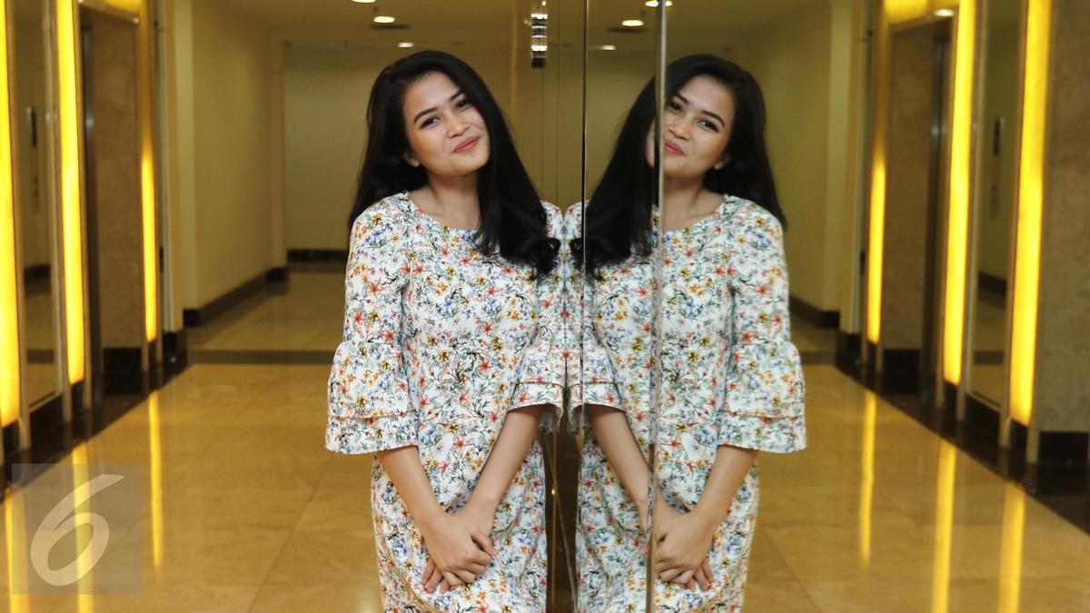 ‎Saingi Goyang Dribble, Ovi Ratu Serigala Kenalkan Goyang Tampar - ShowBiz Liputan6.com