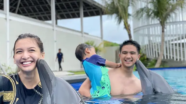 7 Potret Alisia Rininta Bersama Suami saat Travelling yang Selalu Tampil Kompak - Hot Liputan6.com