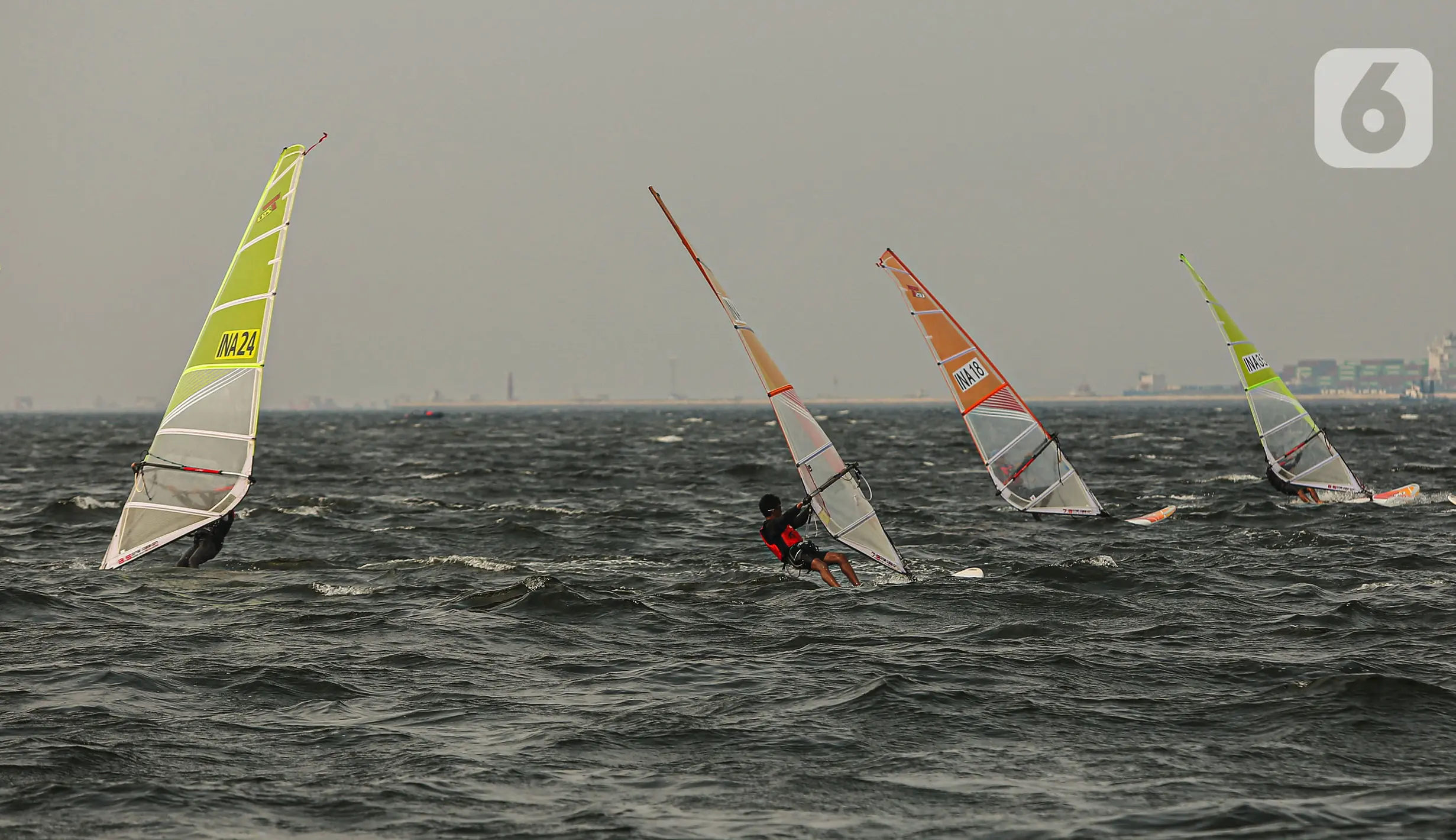 125 Atlet dari Berbagai Negara Bertarung di Jakarta International Sailing Championship 2024 ...