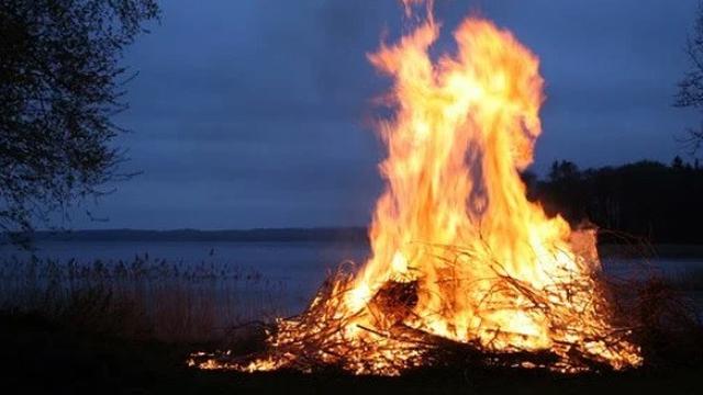 9 Manfaat Api dalam Kehidupan Manusia, Jadi Sumber Cahaya dan Energi ...