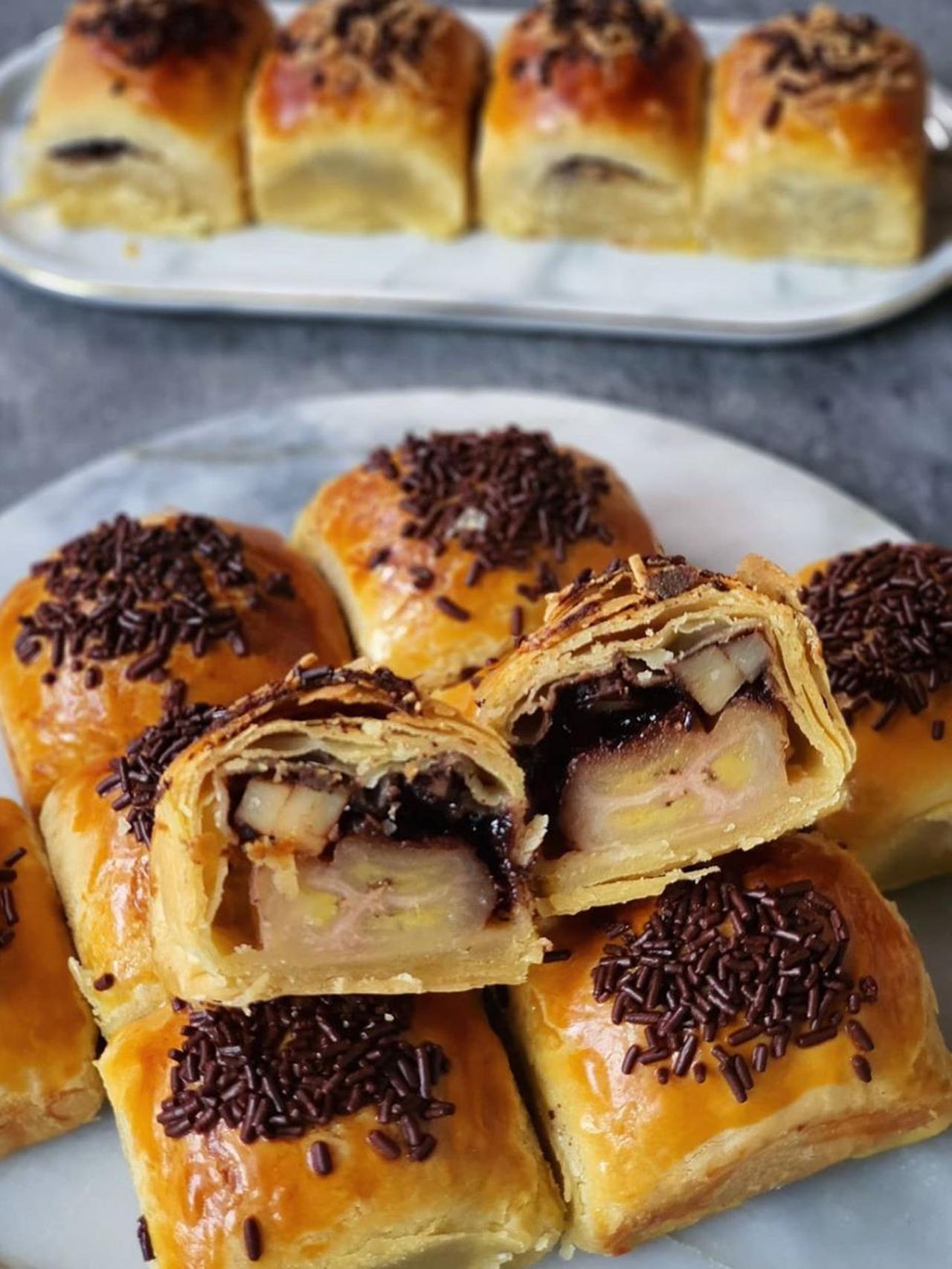 Resep Bolen Pisang Coklat Lumer Anti Gagal, Camilan Manis yang ...