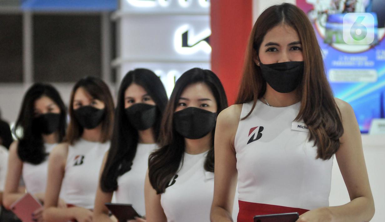 Pesona SPG Cantik Hiasi Indonesia International Motor Show 2023 - Foto ...
