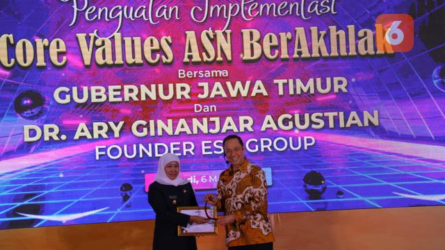 Pemprov Jatim Dapatkan Dua Penghargaan Implementasi Ber-AKHLAK dari ESQ ...