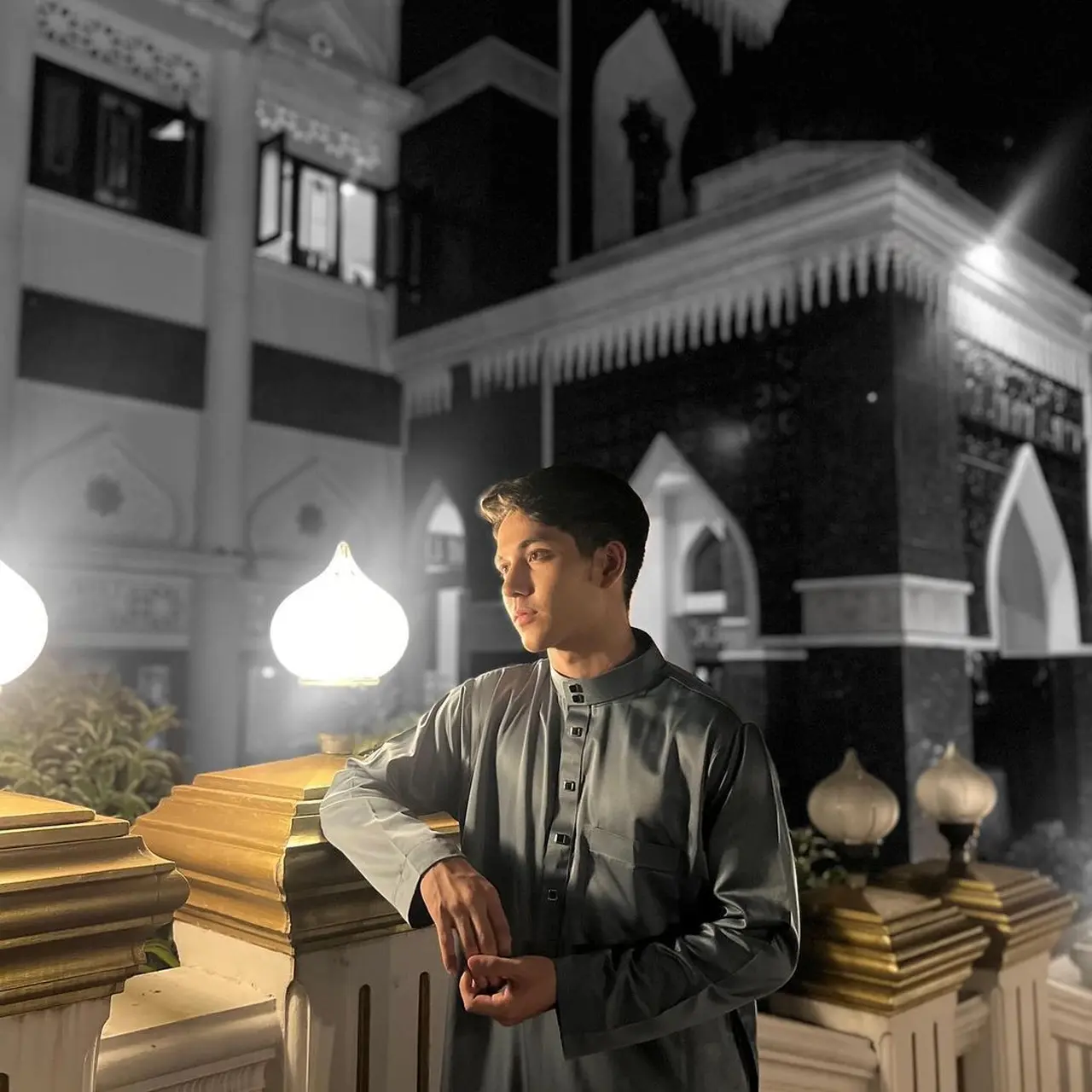 Gantengnya Santri Pilihan Bunda, Intip Potret Fadi Alaydrus yang Jadi ...