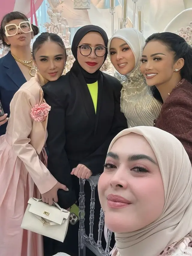 Foto Momen Ulang Tahun Syahrini dan Putrinya yang Jatuh di Tanggal yang Sama, Dirayakan Mewah ...