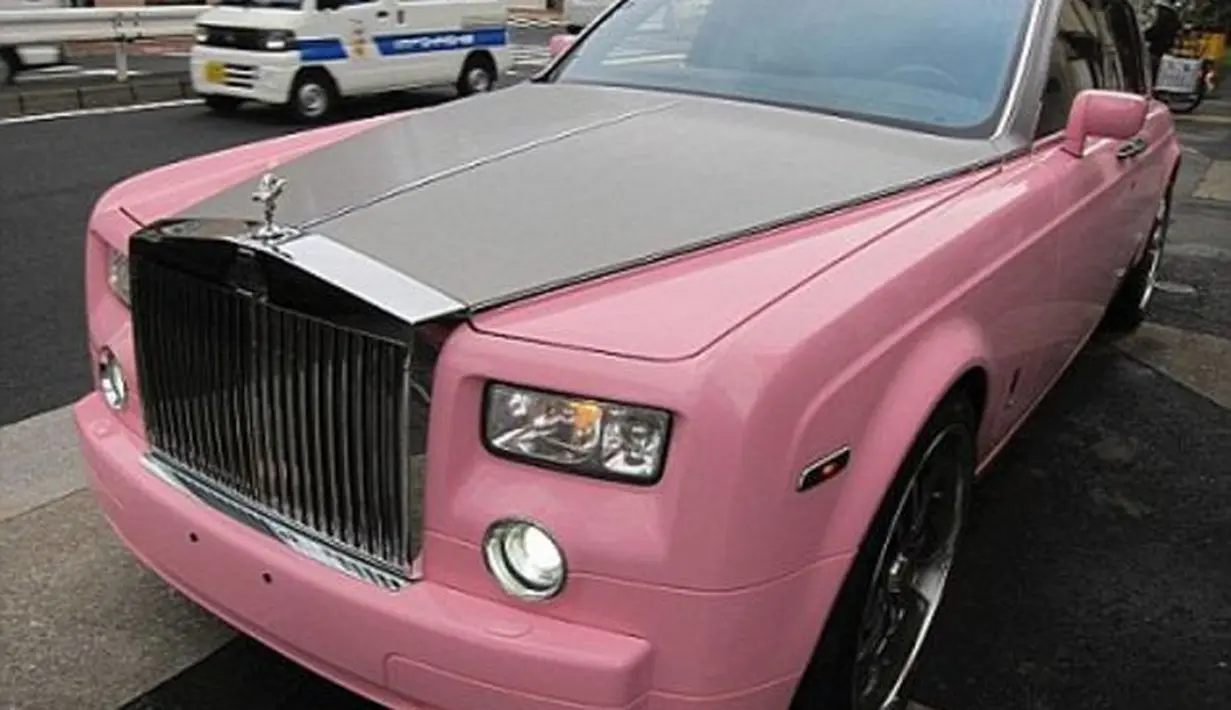 Rolls-Royce Ghost Pink Edisi Untuk Amal - Photo Otosia.com