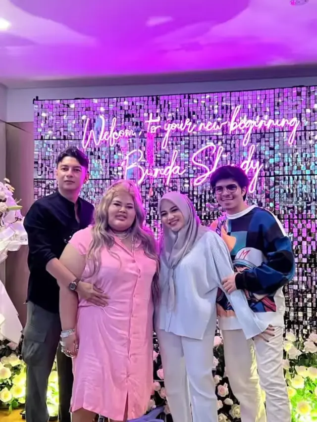 7 Potret Shindy Samuel Bareng Artis, Tuai Dukungan Diet - Hot Liputan6.com