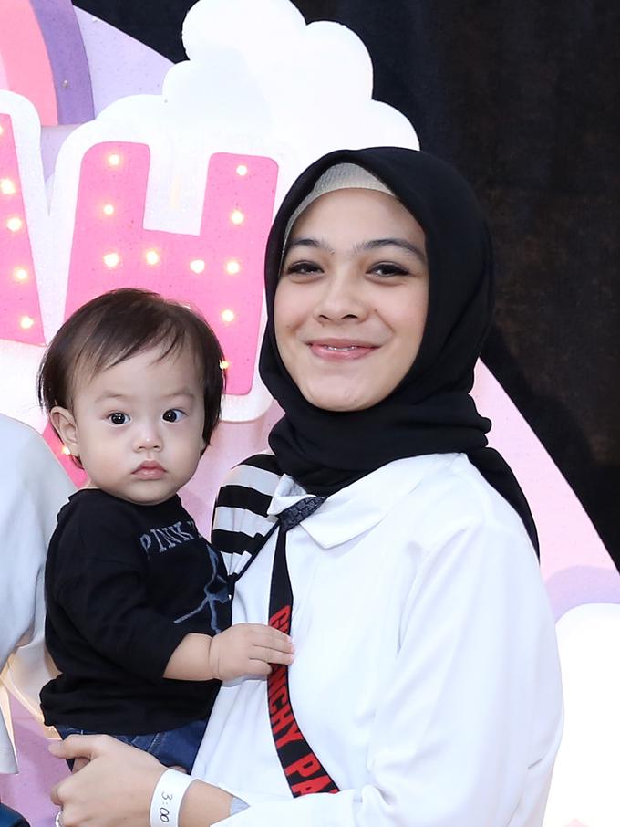 Mantap Berhijab, ini Unggahan Pertama Dian Ayu Lestari - Entertainment ...
