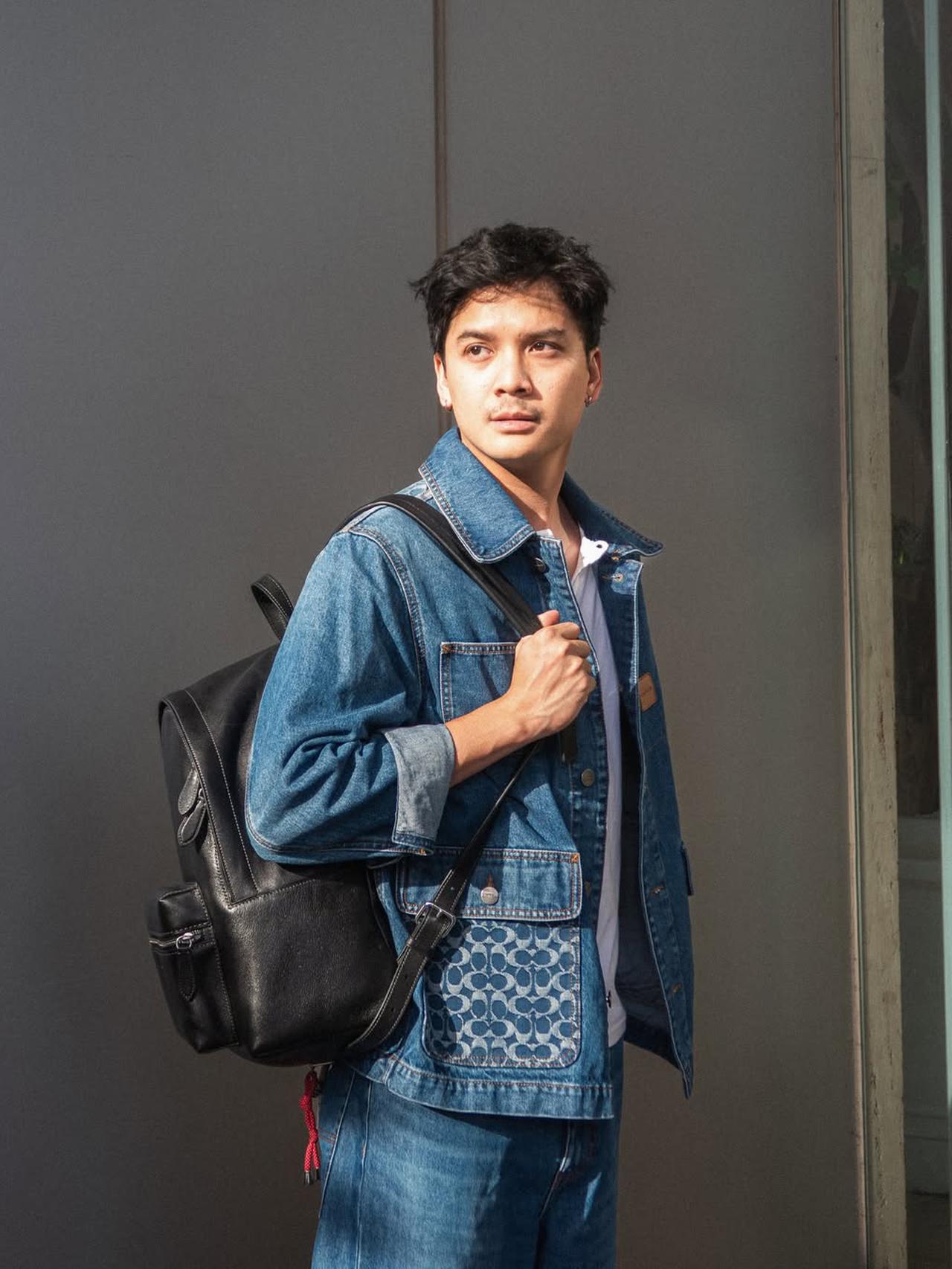 6 Gaya Simpel Baskara Mahendra Pakai Denim, Karisma Kasual yang Memikat ...