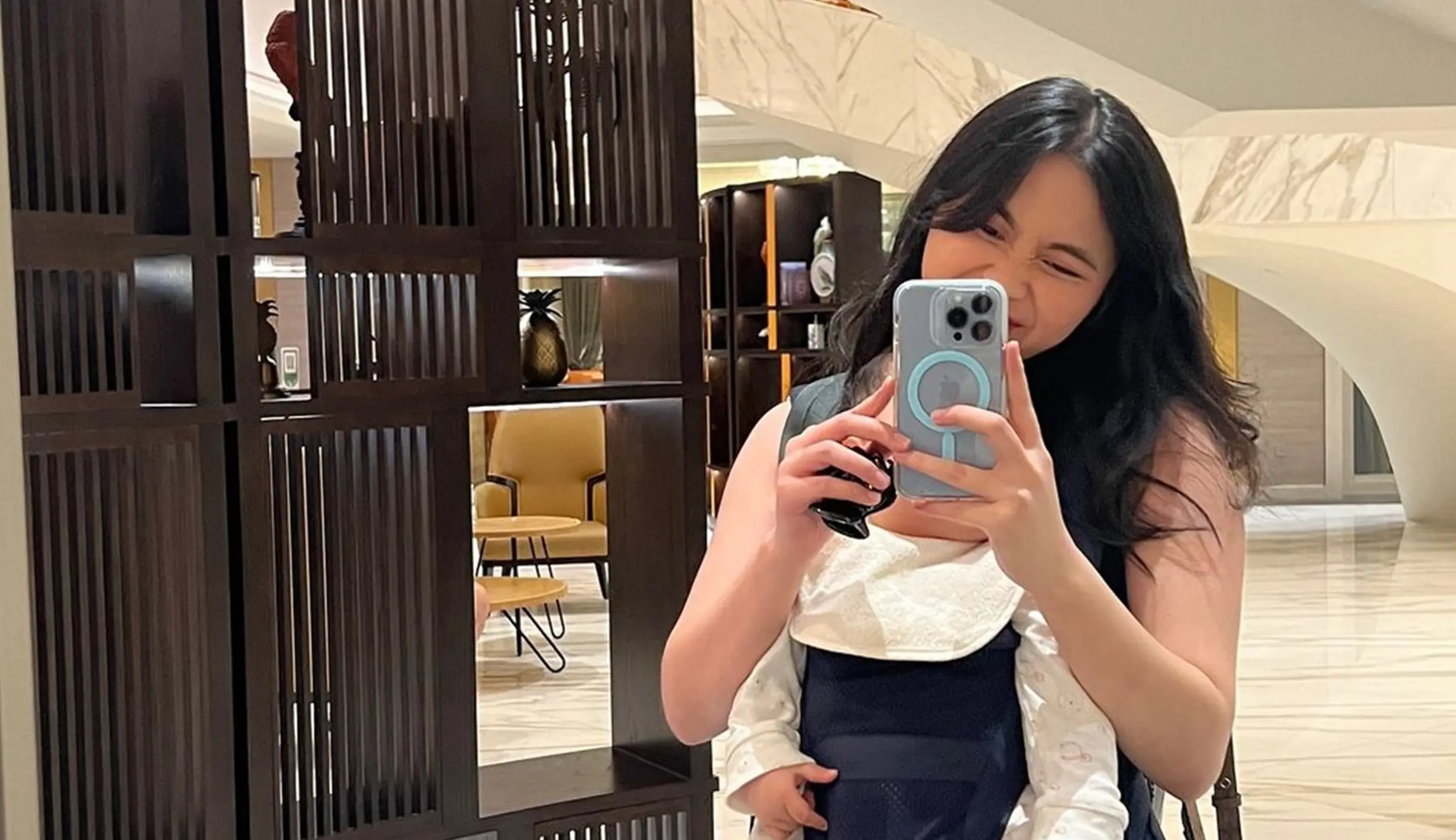 Potret Liburan Ashilla Bareng Keluarga Kecilnya di Malaysia, Negara ...