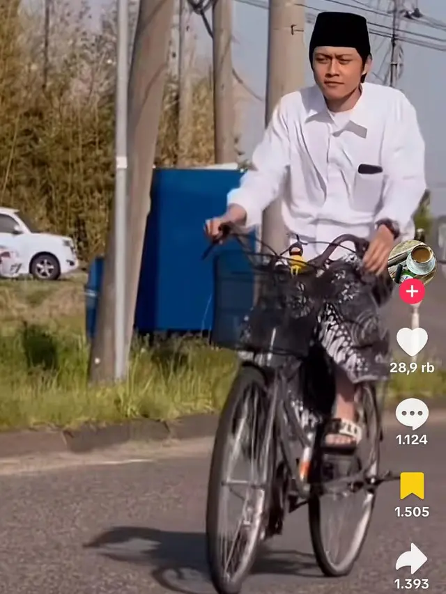 Heboh! Sosok Mirip Gus Iqdam Naik Sepeda Ontel di Jepang, Gaya dan ...