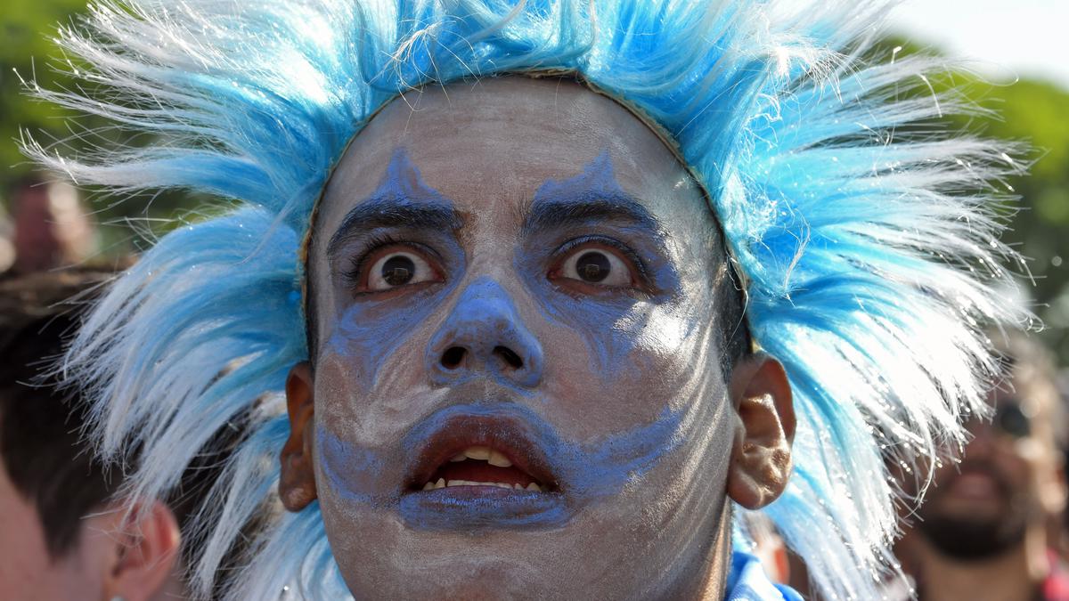 Wajah-wajah Fans Argentina Usai Timnya Dihajar Arab saudi - Foto ...
