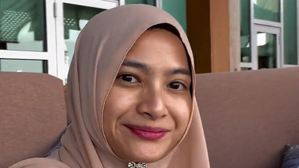 8 Potret Tampilan Acha Septriasa dengan Hijab, Netizen Puji Cantik Sekali