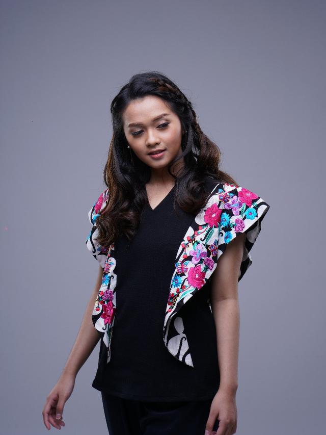 Lagu Terbaru Putri Ayu Diputar Serentak di Radio se-Indonesia - ShowBiz ...