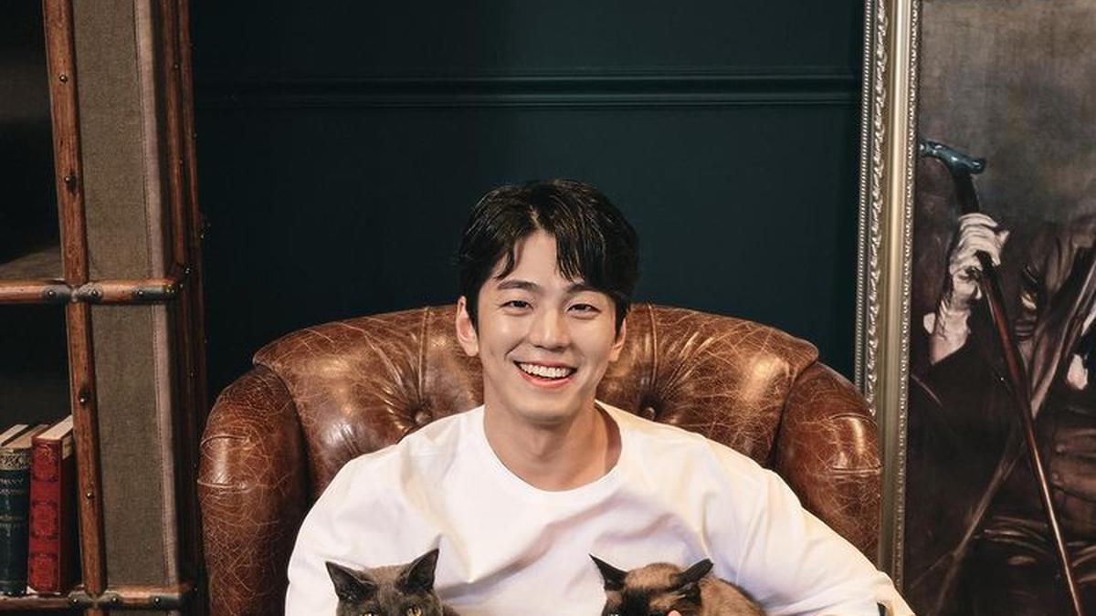 Fakta-Fakta Kim Min Kyu, Sekretaris Ahn Hyo Seop di Drakor Business ...