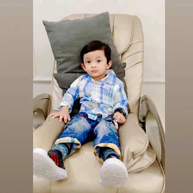 6 Potret Sulthan Putra Roro Fitria yang Kini Sudah Besar, Makin Rupawan ...