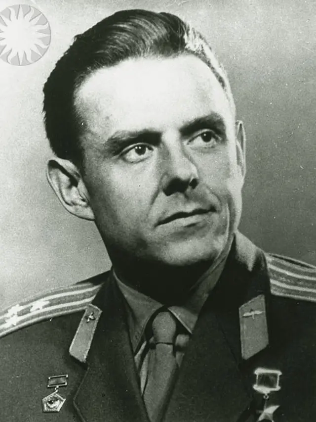 16 Maret 1927: Lahirnya Vladimir Komarov, Astronaut Pertama yang ...