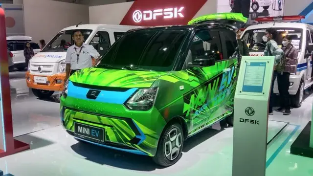 Mobil Listrik Mungil DFSK Mini EV Mejeng di IIMS 2023, Spesifikasinya Sanggup Jegal Wuling Air ...