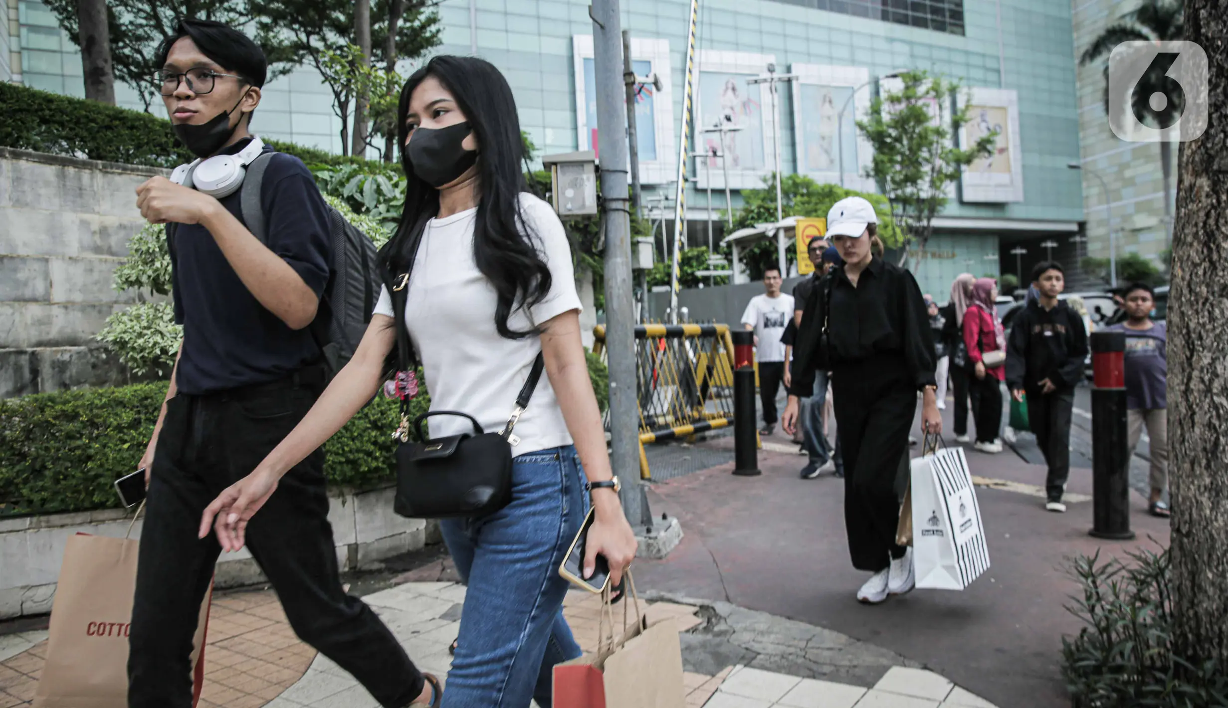 Timpang, Perbandingan UMP dengan Biaya Hidup di Jakarta - Foto Liputan6.com