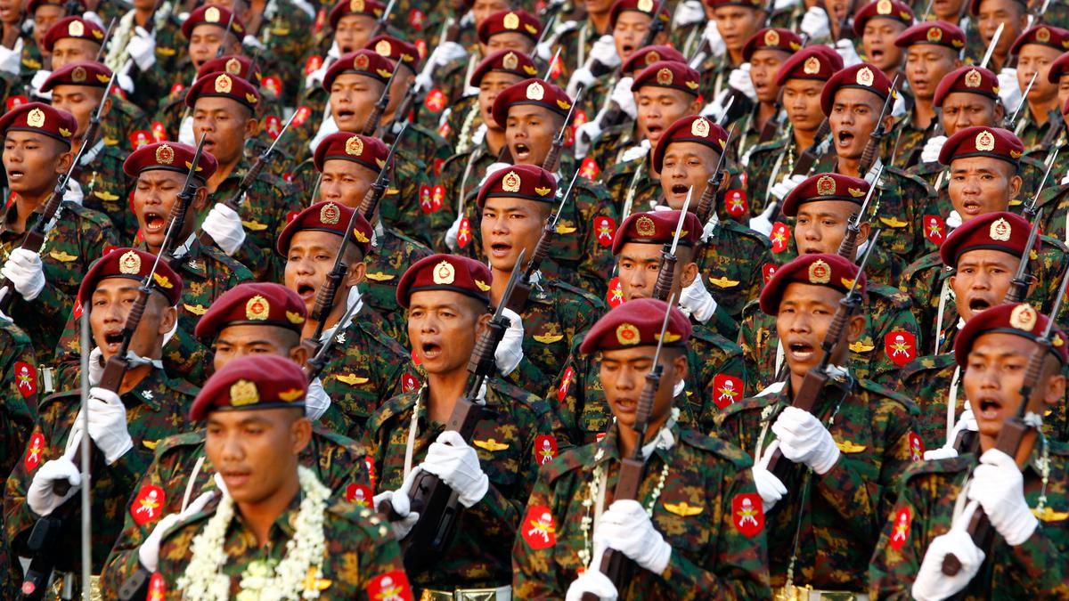 FOTO: Militer Myanmar Gelar Parade di Hari Angkatan Bersenjata - Foto ...
