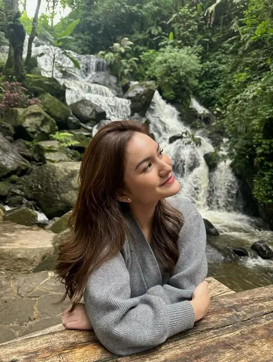 Potret Malaikha Dayanara Eks Gadis Sampul 2019 Main di Curug, Menawan - Foto Liputan6.com