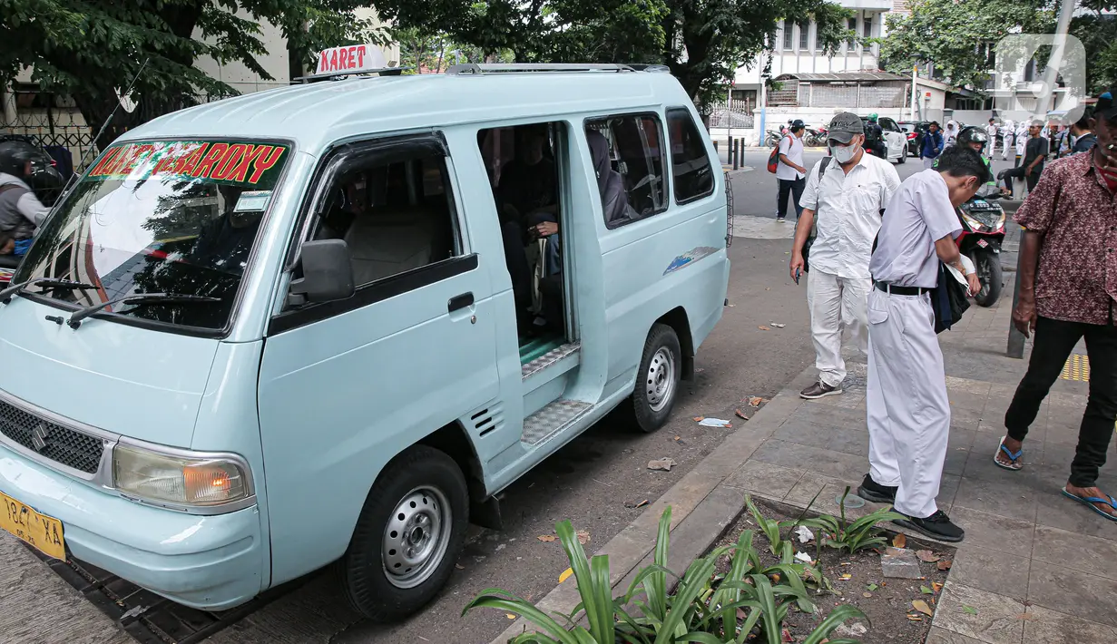 Tarif Angkot di Luar Program JakLingko Naik - Foto Liputan6.com