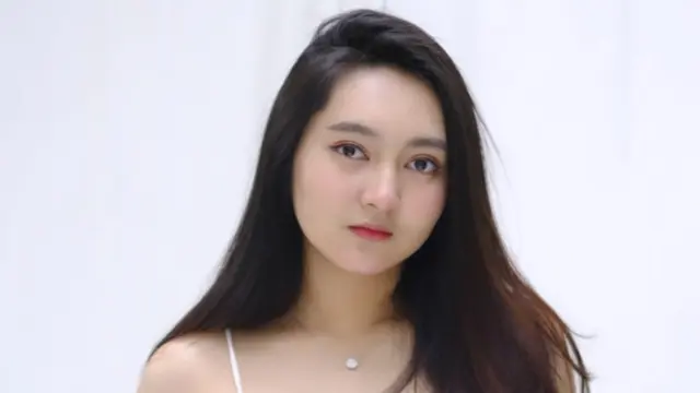 10 Pose Cantik dan Menggemaskan Jagoan Esports, Anna Ladaina : Saat ...