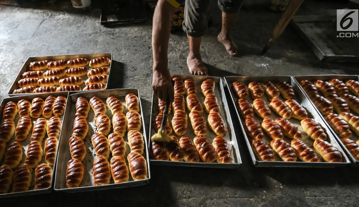 FOTO: Mengintip Produksi Roti GO Tertua di Indonesia - Foto Liputan6.com
