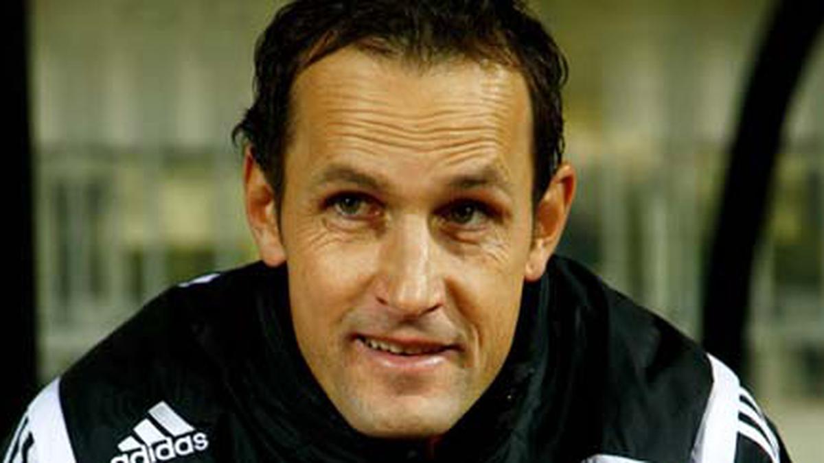 Bochum Tunjuk Herrlich - Bola Liputan6.com