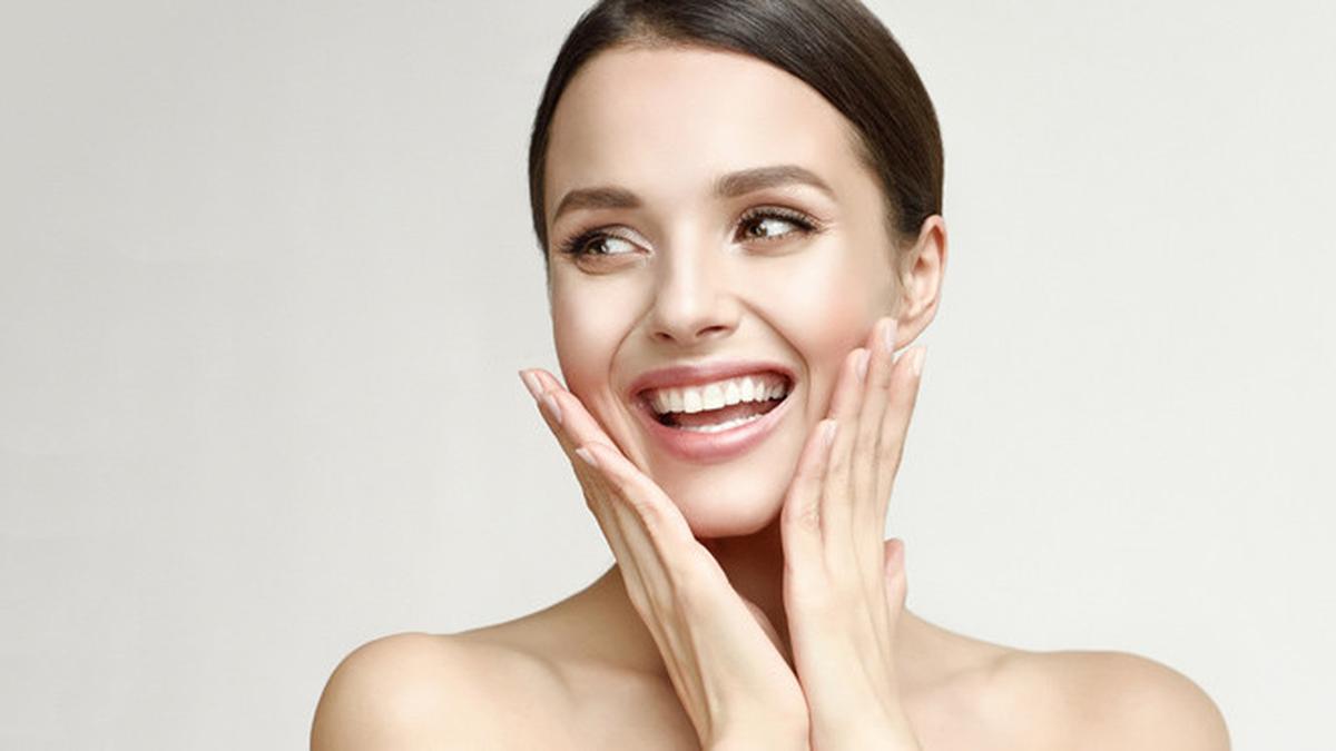 4 Tanda Kulit Wajah Sehat Meski Pakai Makeup Setiap Hari - Lifestyle ...