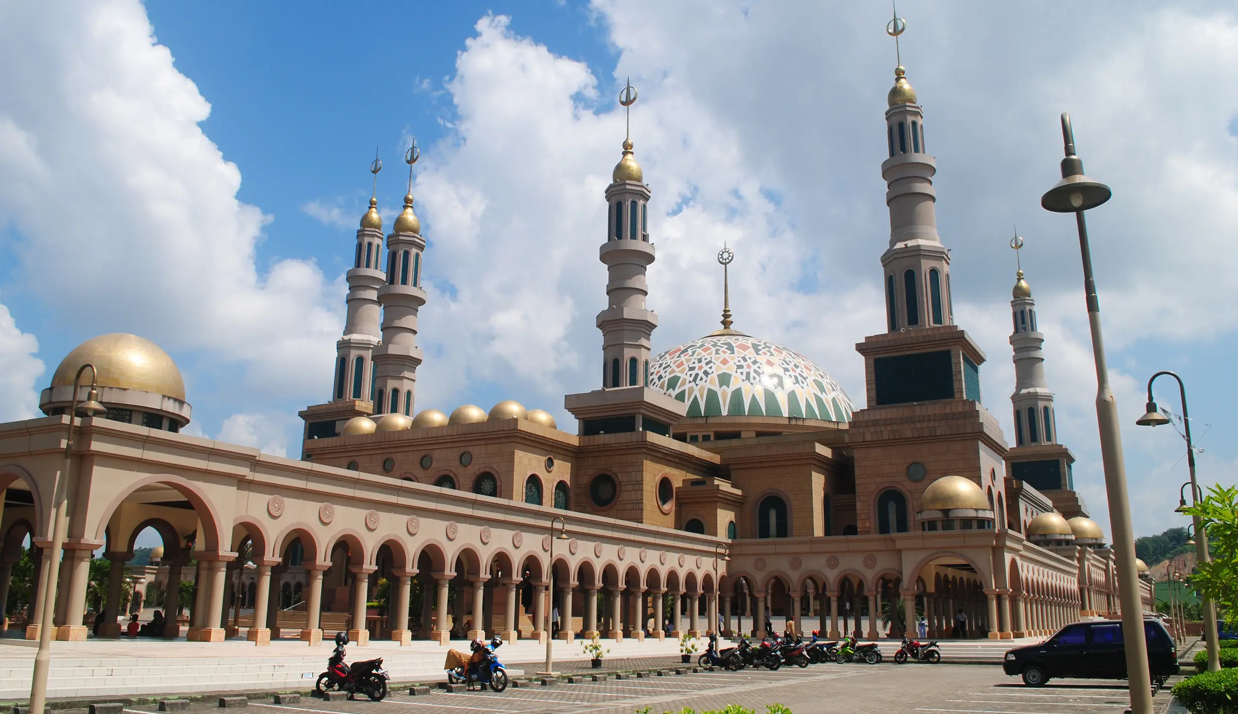 6 Masjid Megah di Indonesia - Foto Liputan6.com