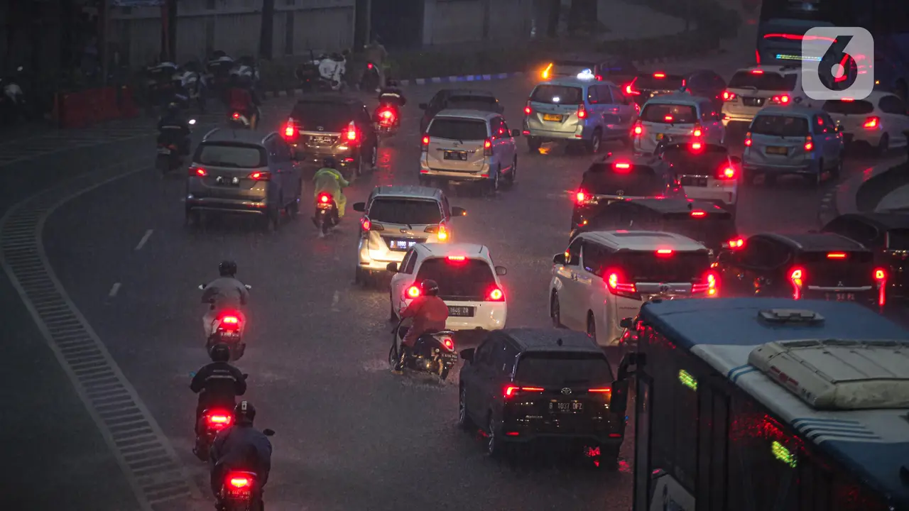 BMKG: Waspada Potensi Cuaca Ekstrem di Sejumlah Daerah Sepekan ke Depan - News Liputan6.com