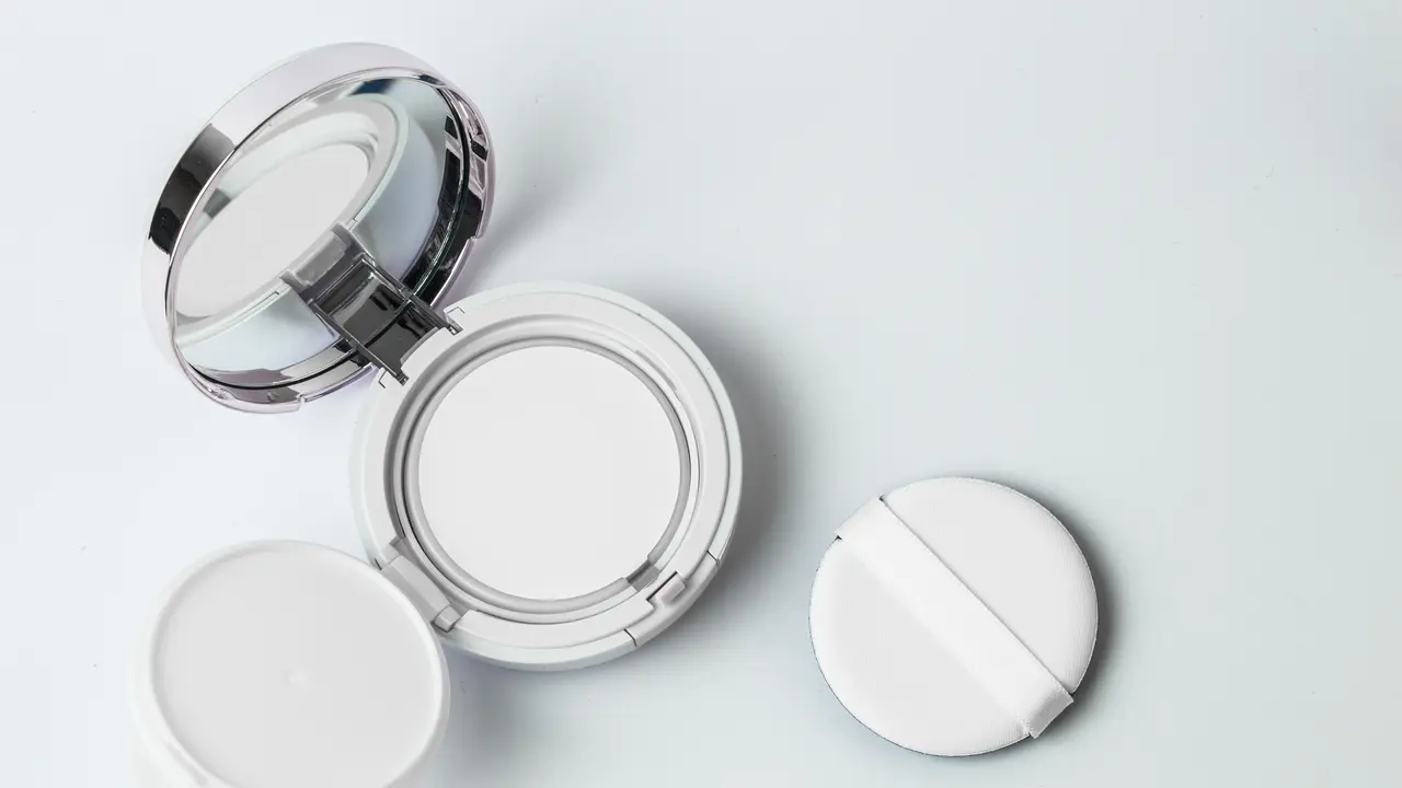 Perbedaan Two Way Cake, Compact Powder, Cushion, dan Loose Powder yang ...