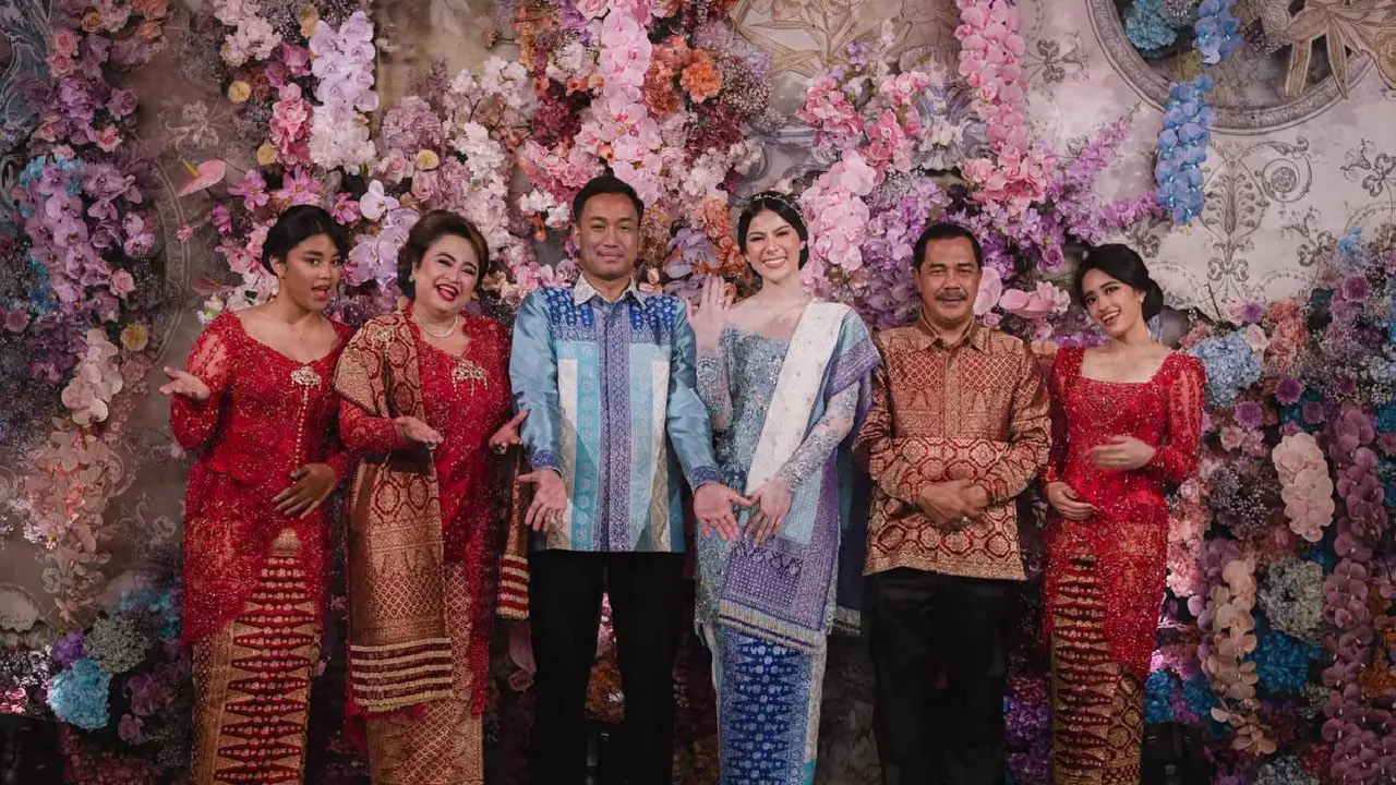 Tampil Cantik dan Memesona, Asyifa Dewi Kini Resmi Menikah dengan Andre ...