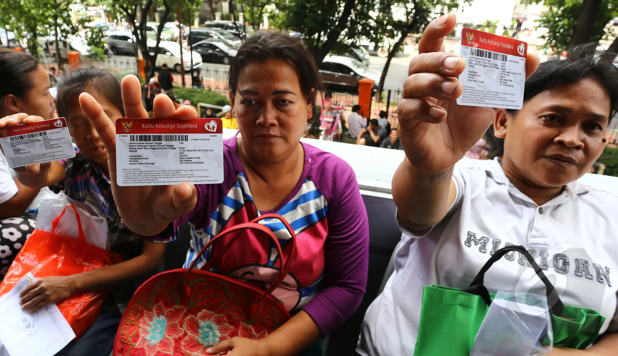 Cairkan Dana PSKS, Warga ‘Serbu’ Kantor Pos - Foto Liputan6.com