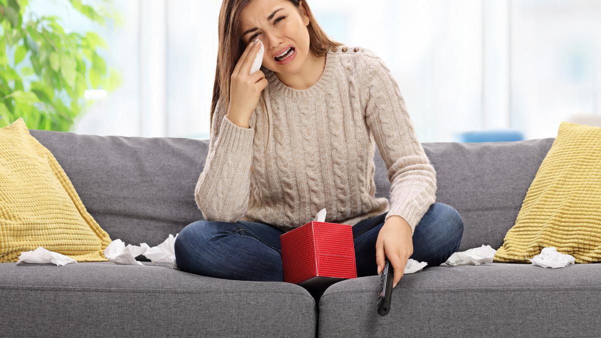 5 Cara Menghilangkan Mata Sembap Setelah Menangis, Alami dan Ampuh ...