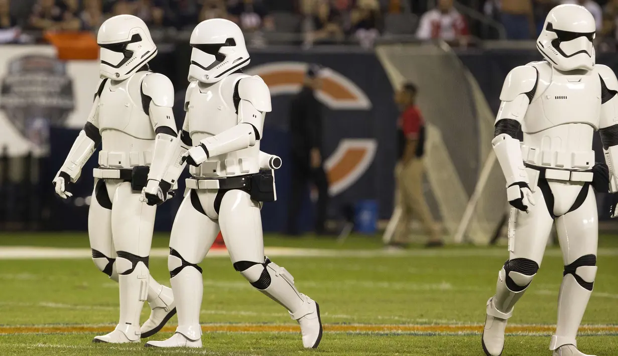 PHOTO: Masuk Lapangan, Pasukan Stormtrooper Bikin Heboh Penonton NFL ...