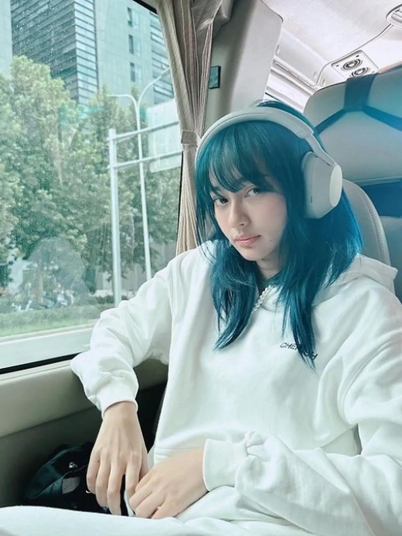 Indahkus Ternyata Sahabat Isyana Sarasvati, Intip 7 Potretnya saat ...