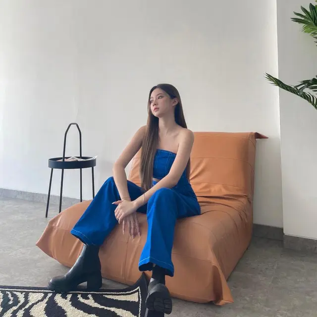 Breaking News! Gamer Laura Ziphora Bakal Live Streaming Jualan Perdana ...