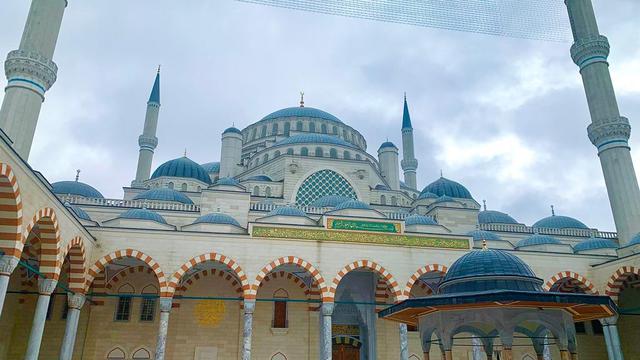 4 Masjid Terindah di Istanbul Turkiye yang Wajib Dikunjungi Selama ...