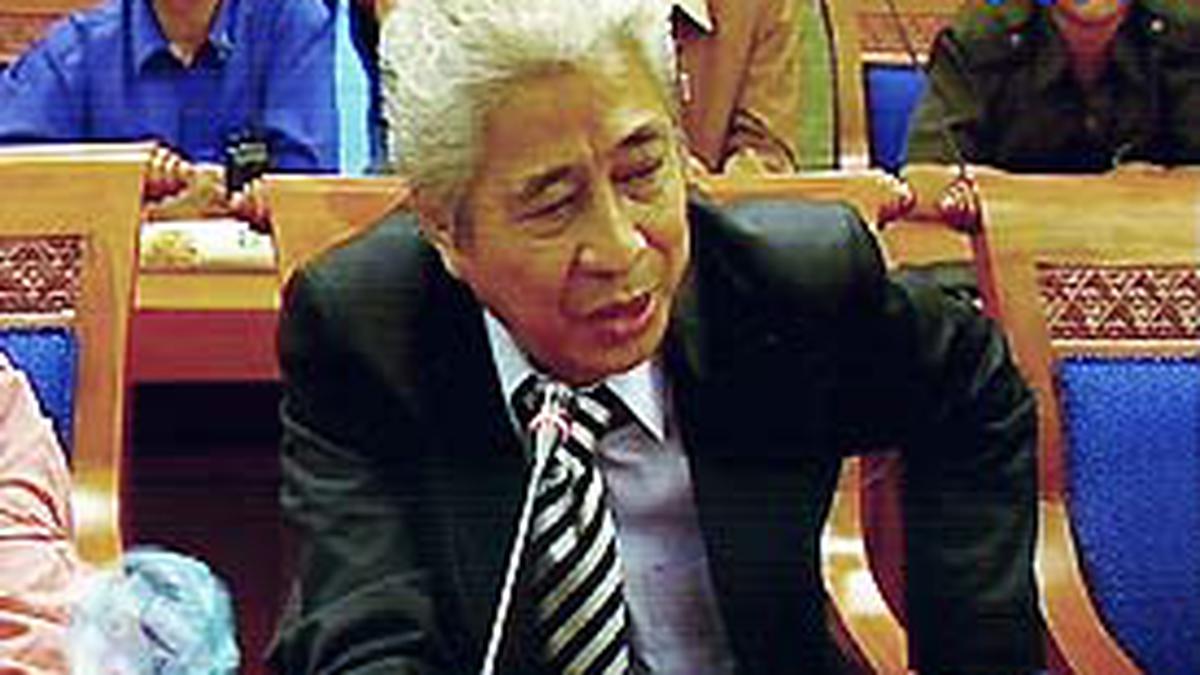 Max Moein Akui Ada Hubungan Asmara