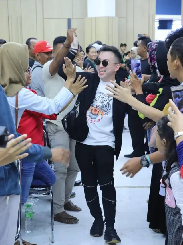 Pernah Ditipu, Selebgram Edrick Chang Miliki Pendapatan Rp 1 Miliar ...