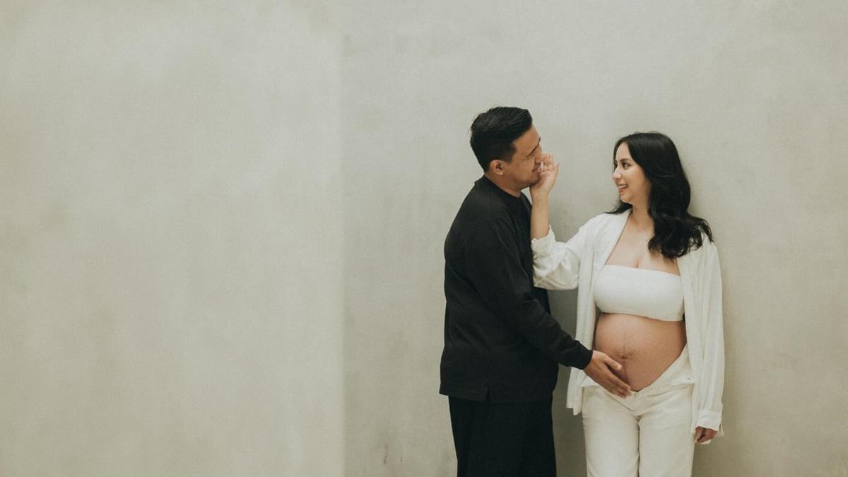 10 Potret Maternity Shoot Clairine Clay, Istri Joshua Suherman ...