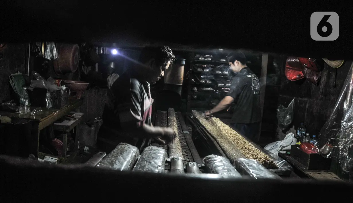 FOTO: Produksi Tempe di Industri Rumahan Tanjung Priok - Foto Liputan6.com