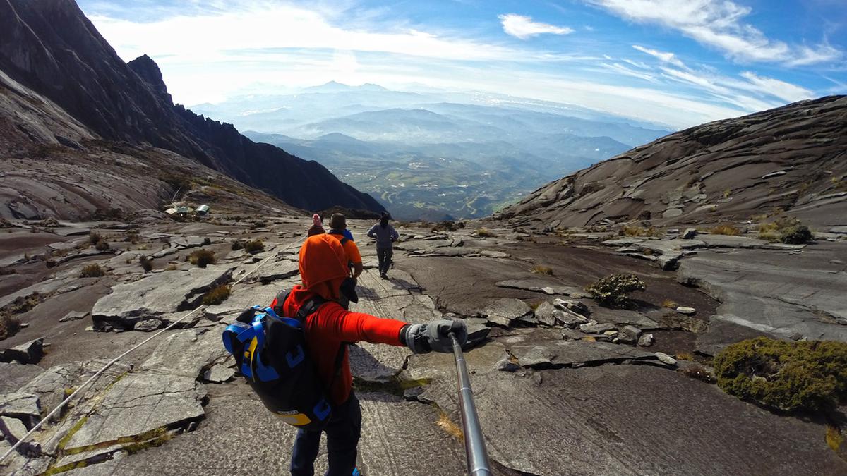 Gunung Raung, Menjajal Jalur Puncak Paling Ektrem di Pulau Jawa