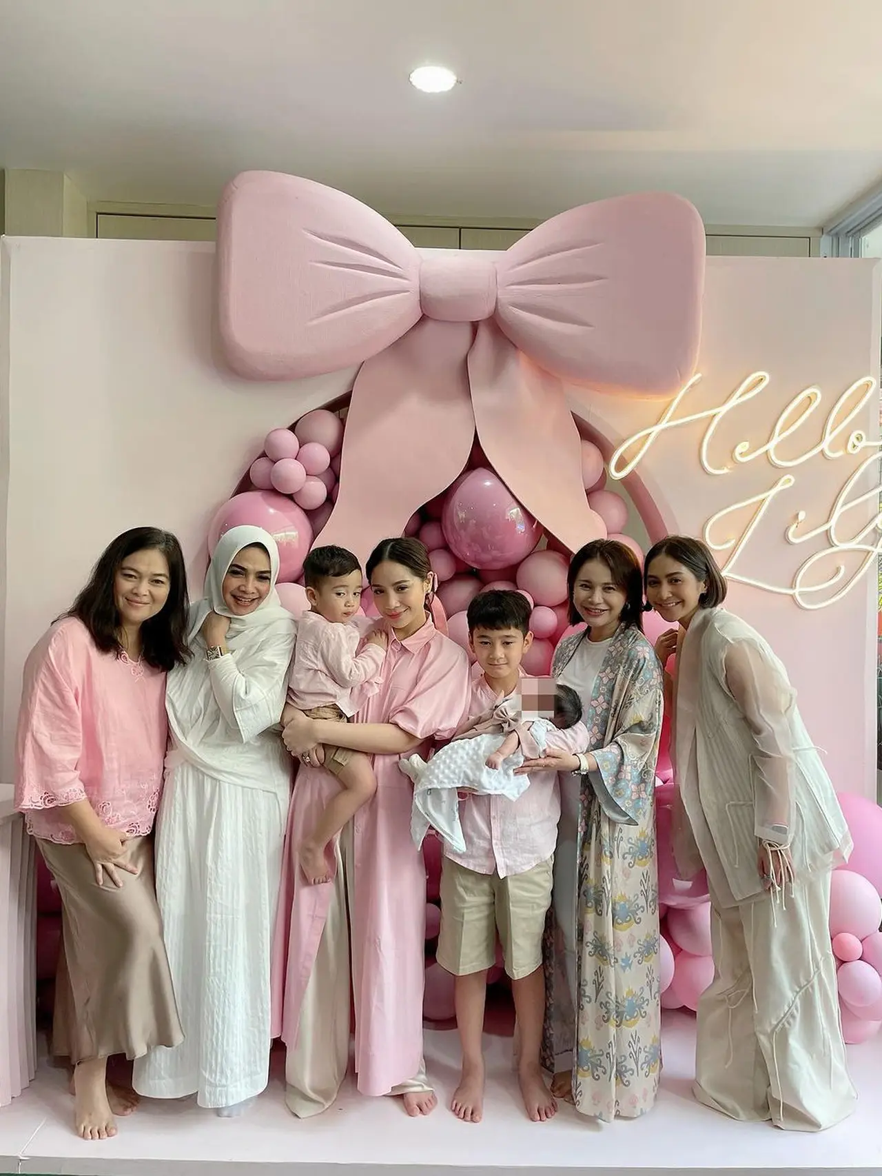 8 Momen Akikah Baby Lily Anak Angkat Raffi-Nagita, Sederhana Bernuansa ...