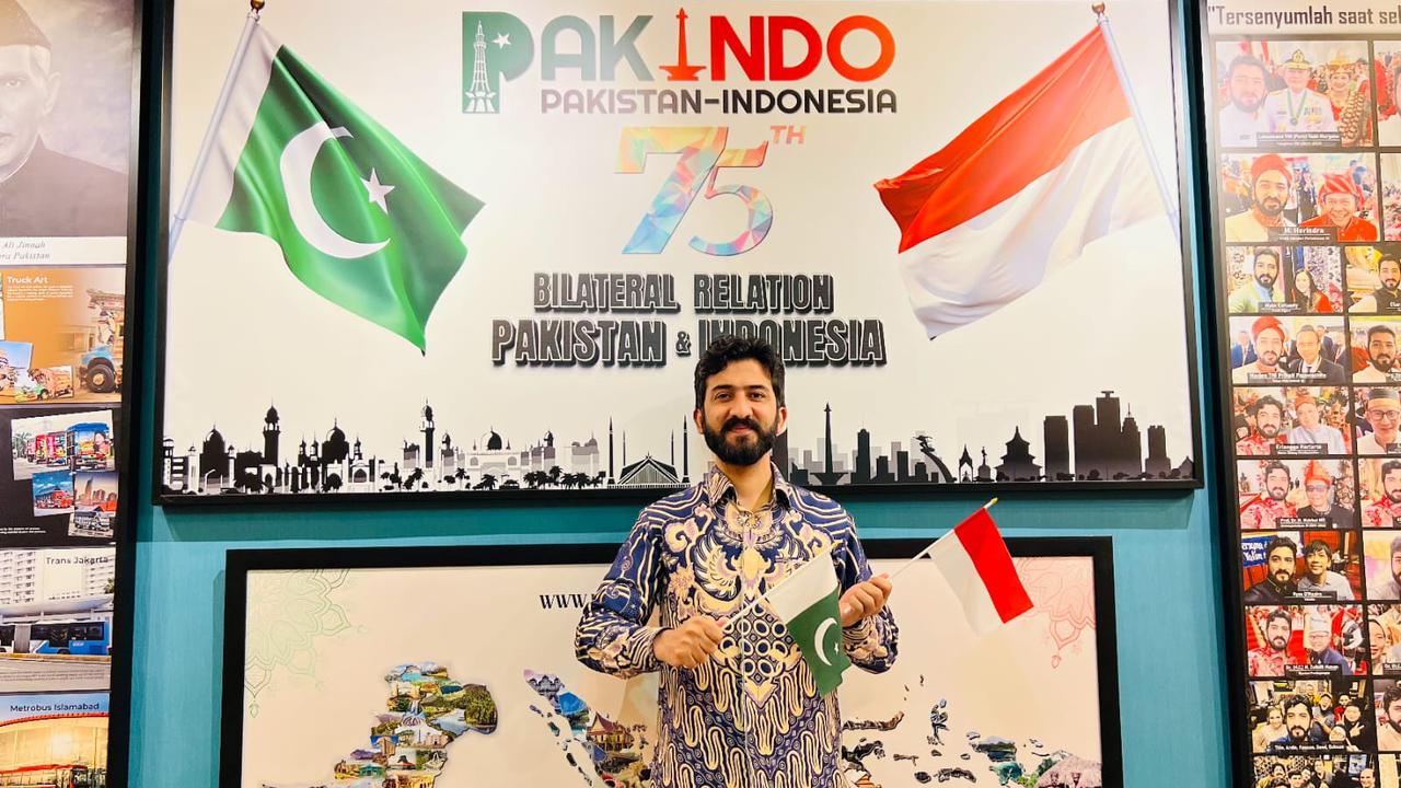 Selebgram Atta Ul Karim Ulas 75 Tahun Hubungan Bilateral Indonesia dan ...