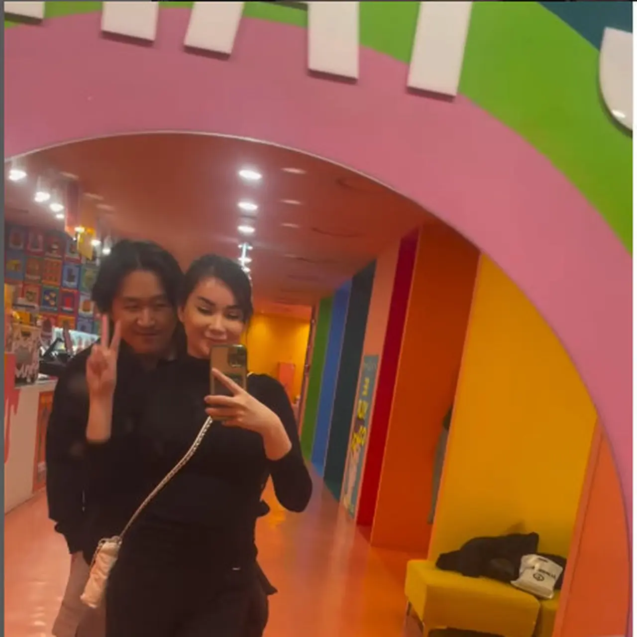 8 Tahun Menikah, Ini 6 Potret Deasy Bouman 'Kejar Tayang' dan Suami ...